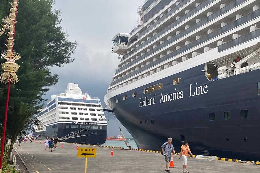 Dua Kapal Pesiar Sandar di Pelabuhan Benoa, Bawa Penumpang Ribuan Orang ...