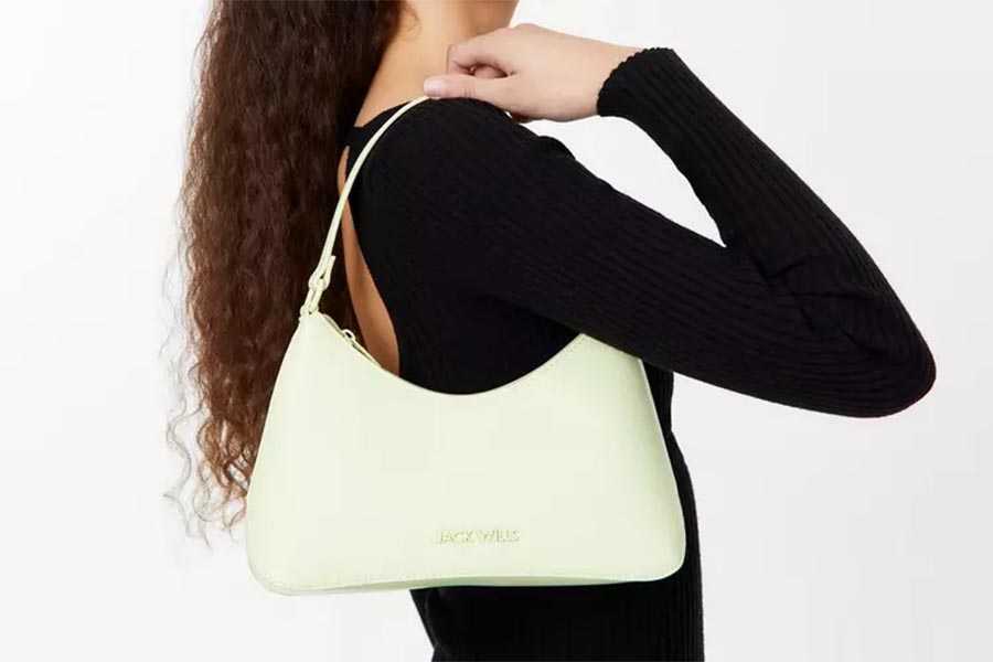 Fashion Y2K, Tren Nostalgia Lagi Hits di Kalangan Gen Z | BALIPOST.com