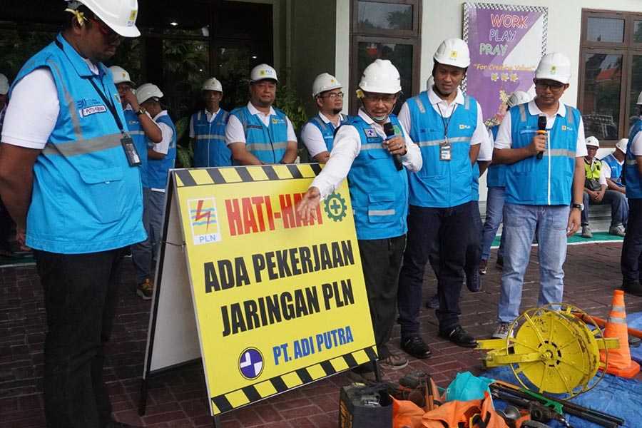 Sambut Nataru, PLN Siagakan Ribuan Personel Pastikan Listrik Andal di Bali | BALIPOST.com