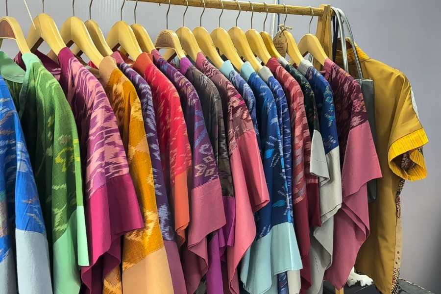 Tenun Bali Bisa Stylish? Temukan Koleksi Kece di Denfest | BALIPOST.com