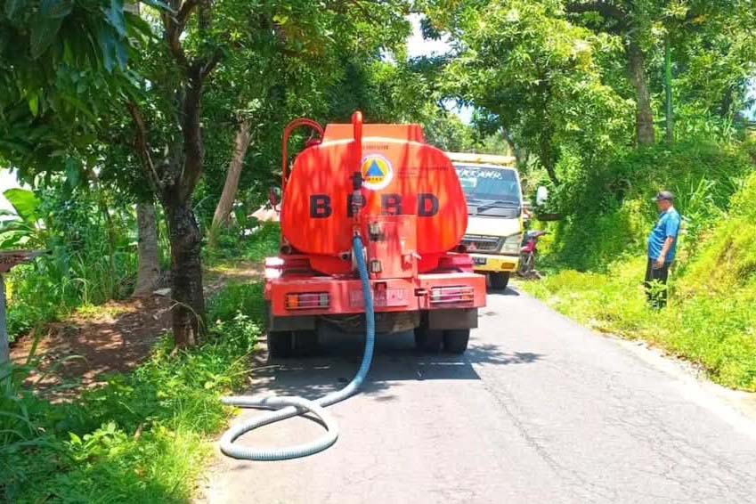 Pipa Induk Tergerus Bencana, 300 KK di Desa Tejakula Alami Krisis Air ...