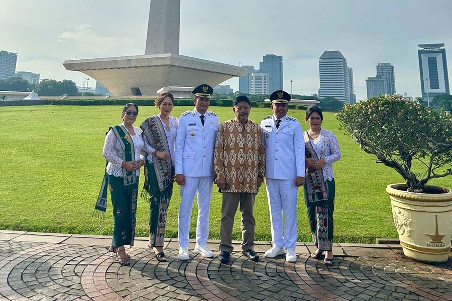 Winasa Dampingi Kembang Ipat di Pelantikan Kepala Daerah Serentak ...
