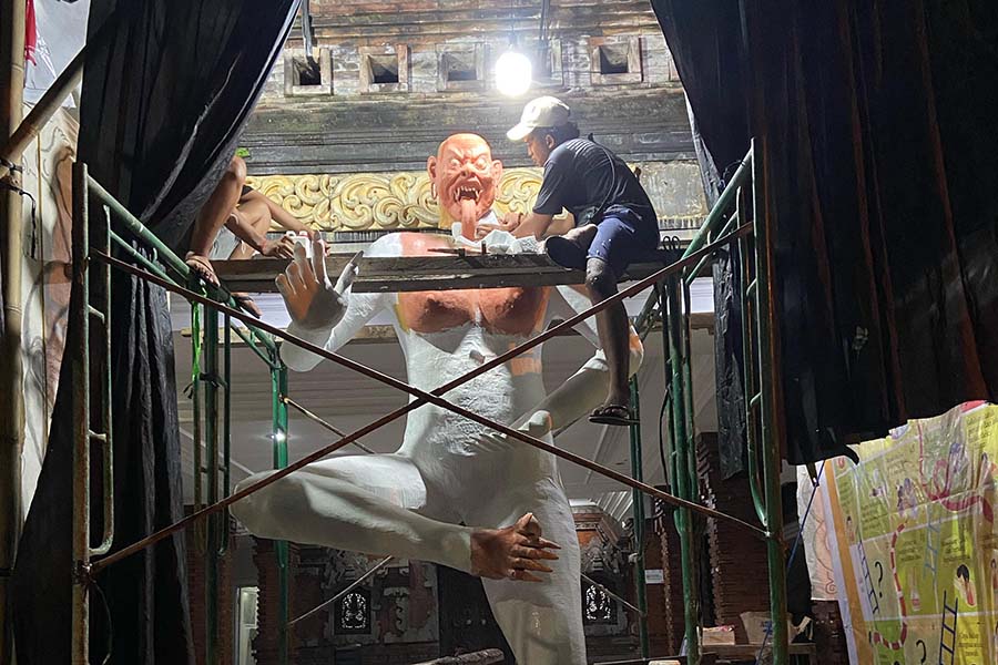 Angkat Cerita Calonarang, Banjar Purwakerta Gerih Garap "Walu Nateng ...