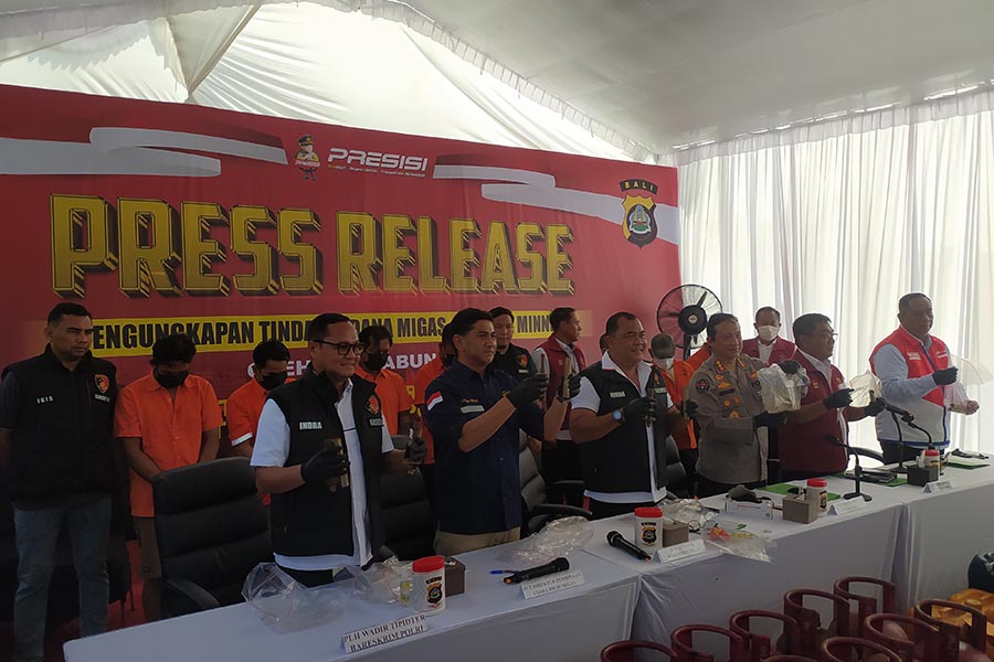 Bareskrim Polri Ungkap Pengoplosan Gas Melon di Desa Singapadu Tengah ...