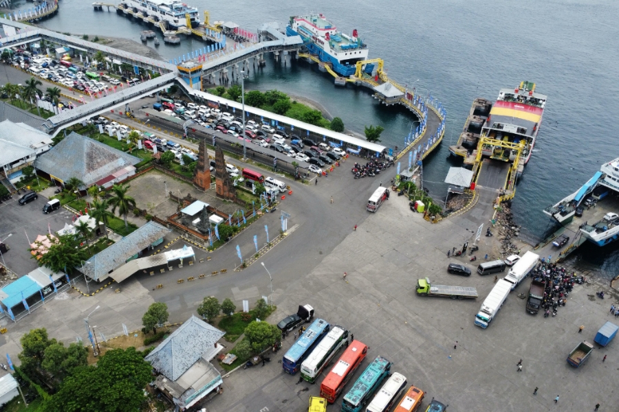 Dalam 5 Hari, Jumlah Penumpang Keluar Bali dari Pelabuhan Gilimanuk Capai 300 Ribuan Orang ...