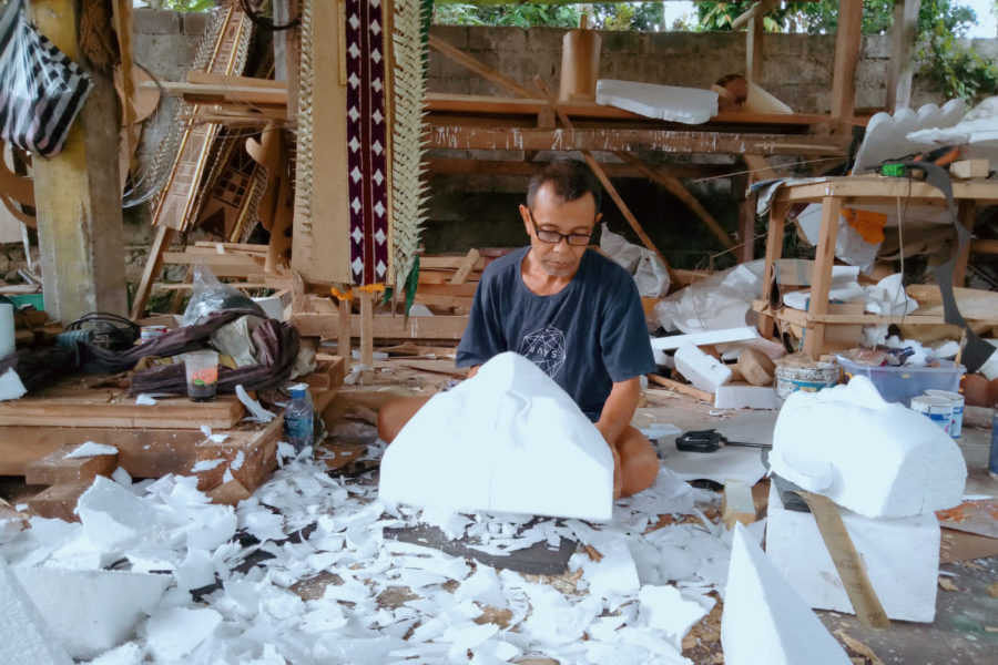 Perajin Tapel Ogoh-Ogoh Kebanjiran Order | BALIPOST.com