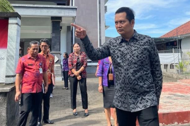 Bupati Kembang Harap PLUT Perkuat Ekosistem Ekonomi Kreatif di Jembrana ...