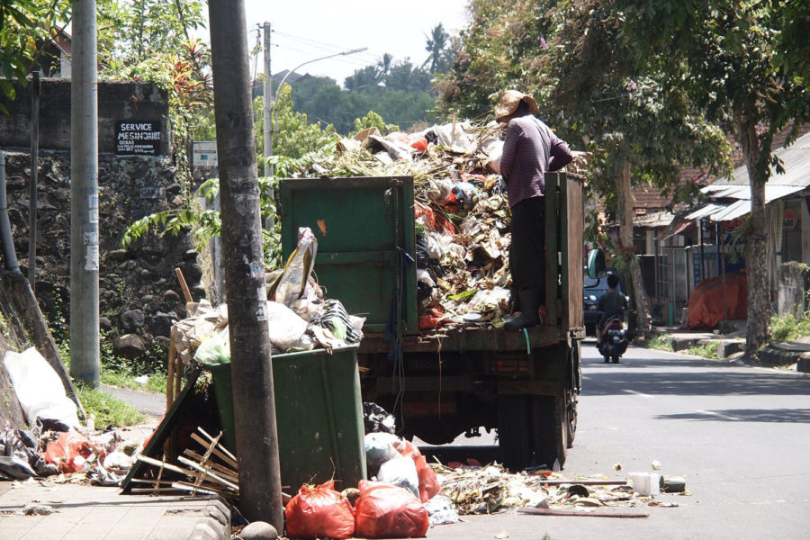DLH Tabanan Siagakan Tiga Tim Antisipasi Lonjakan Sampah Galungan ...