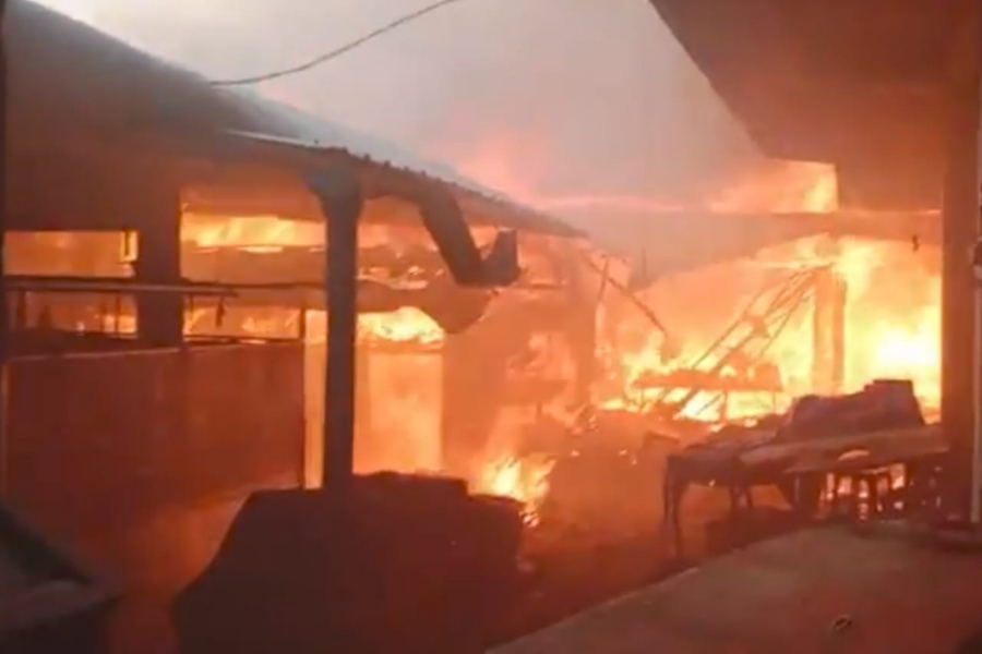 Pasar Bajera Terbakar | BALIPOST.com