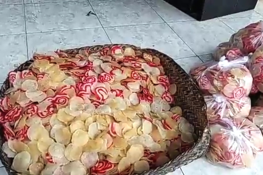 Warga Batursari Tekuni Usaha Pembuatan Jajan Bali, Kembangkan Usaha ...