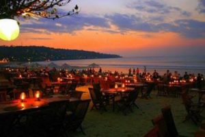 Dinner Romantis Sambil Nikmati Sunset di Bali, Berikut 5 Spot ...