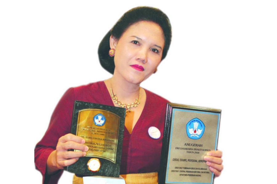 Tokoh Tata Rias Bali dan Pemilik Salon Agung, Anak Agung Ayu Ketut ...