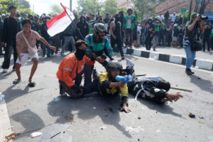 Buntut Demo Ricuh di Mapolda Bali, Belasan Orang Diamankan | BALIPOST.com