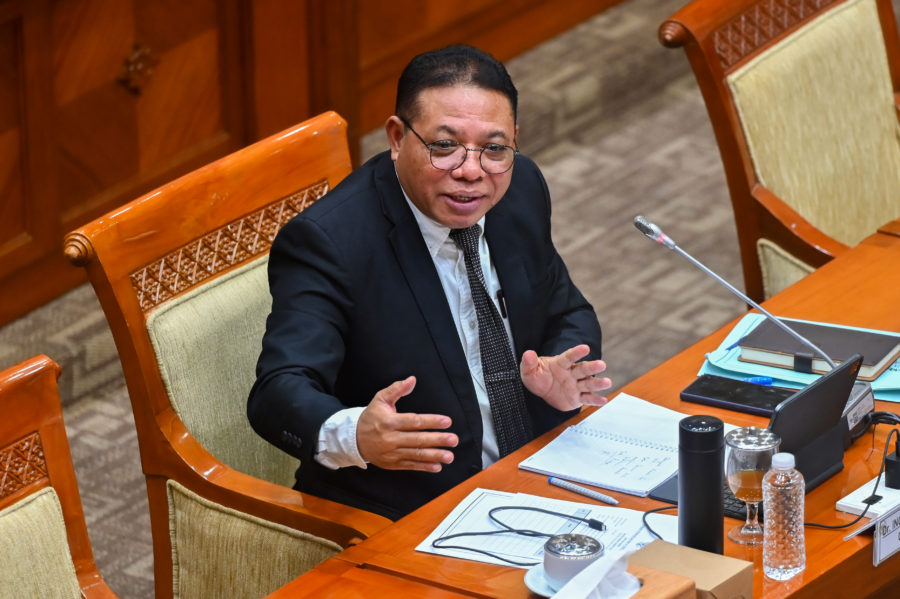 Disetujui Jadi Hakim MK, Selain Dosen di Universitas Mahendradatta Ini ...