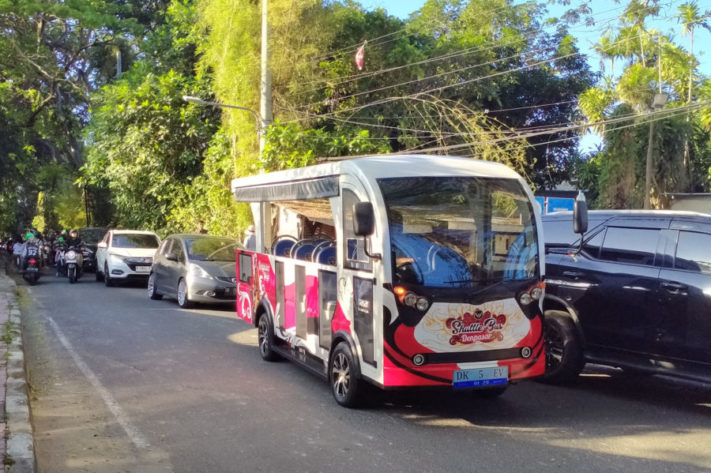 Tes Shuttle Bus Listrik di Sanur, Penumpang Leluasa Lihat Pemandangan ...
