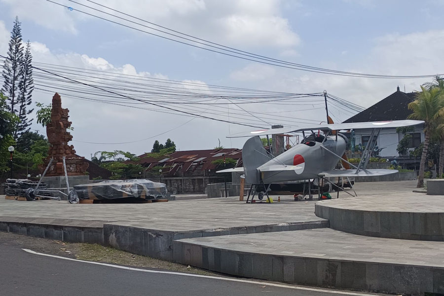 Dua Replika Alutsista Jadi Ikon Baru TMP di Tabanan | BALIPOST.com