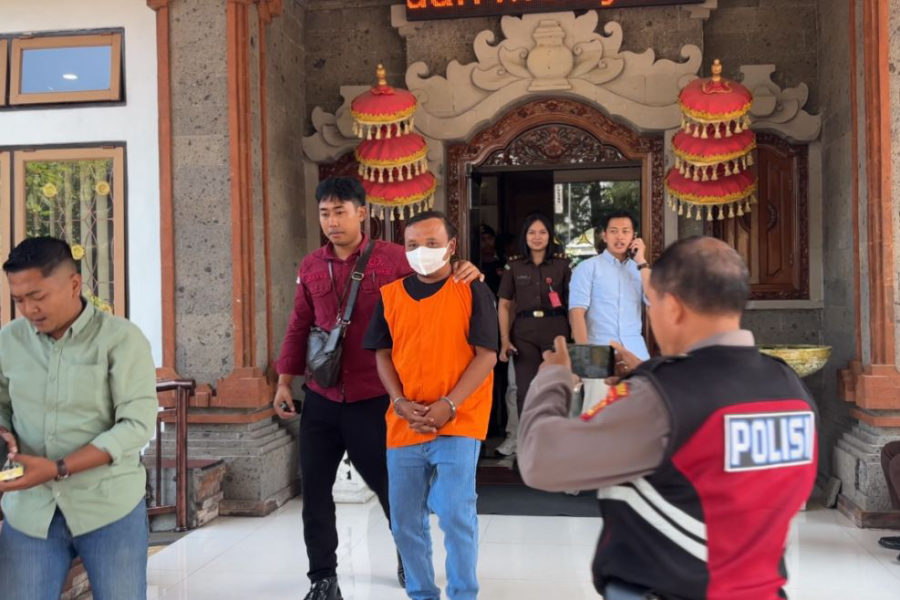 Tersangka Korupsi Dana Desa Jegu Diserahkan ke Kejari Tabanan, Segini ...