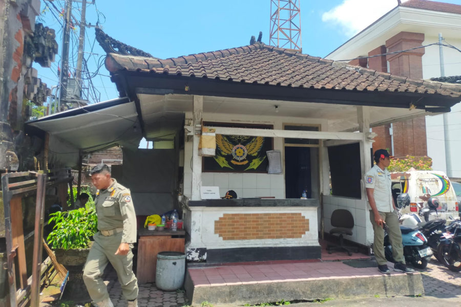Pos Jaga Pol PP di Kantor Bupati Bangli Rusak | BALIPOST.com