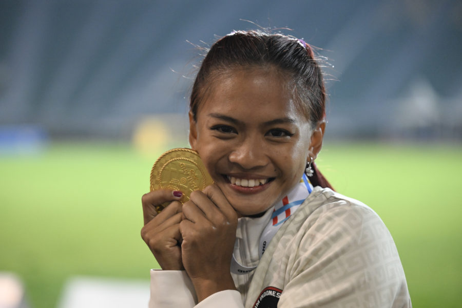Diva Renatta Jadi Atlet Lompat Galah Akhiri Penantian 22 Tahun Indonesia di SEA Games | BALIPOST.com
