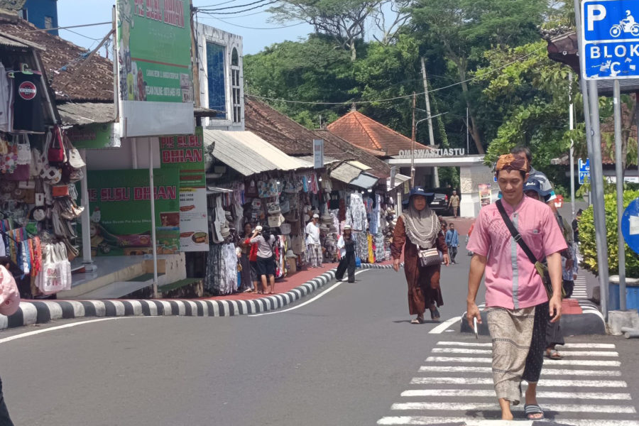 Kunjungan Wisatawan ke Tanah Lot Naik Jelang Akhir Tahun, Akumulasi ...