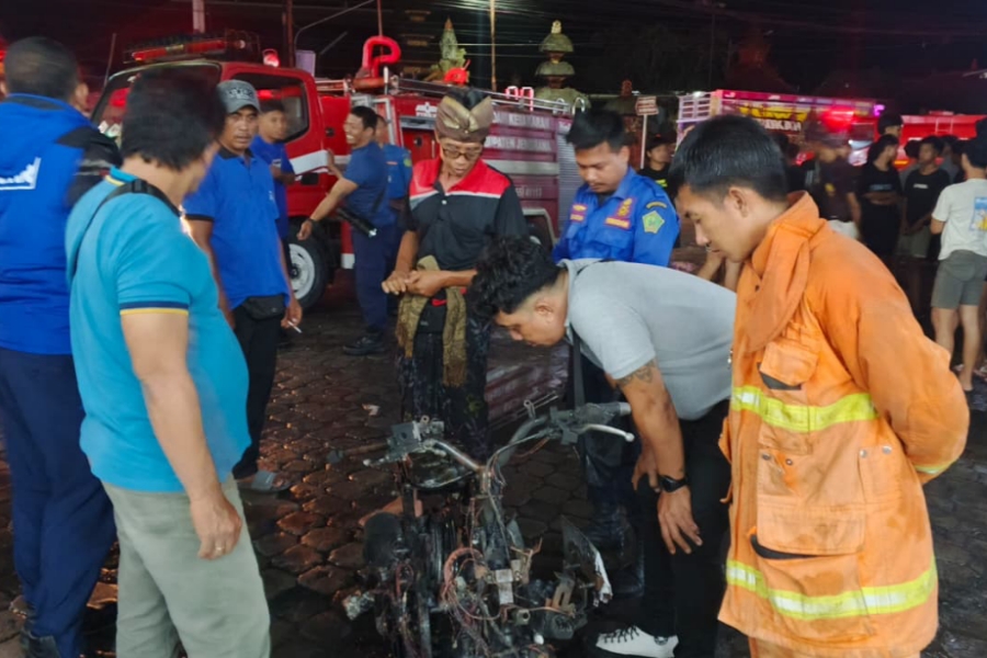 Motor Matik Terbakar di Tegalcangkring | BALIPOST.com