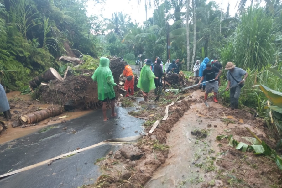 Tebing Setinggi 7 Meter Ambrol, Akses Jalan Tegallalang Kedisan ...