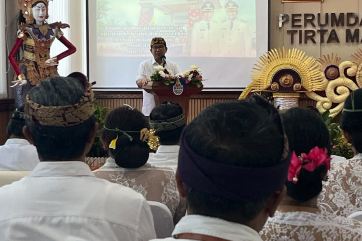 Bupati Adi Arnawa Minta Direksi PDAM Punya Andil Meningkatkan PAD ...