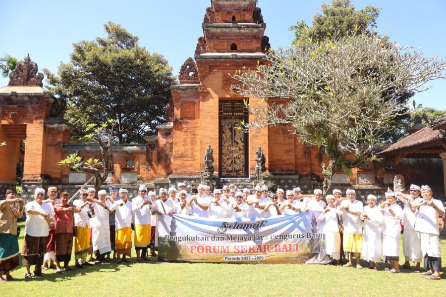 Pererat Tali Pasemetonan Warga Karangasem, Pengurus Sekar Bali Periode ...